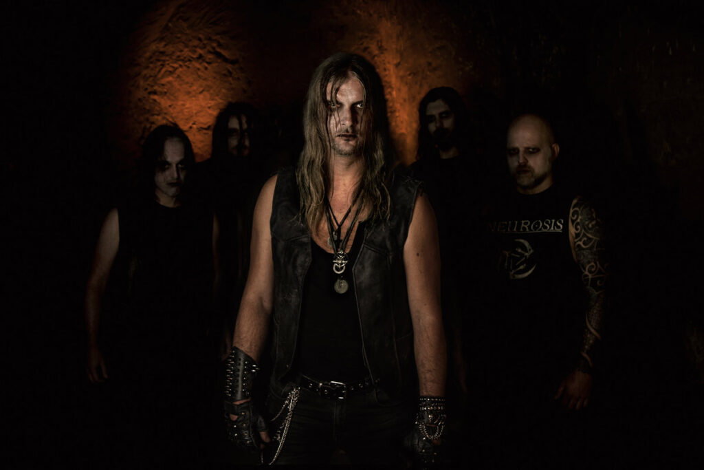 THRON : Geben Veröffentlichung des vierten Albums "Dust" für März an ...